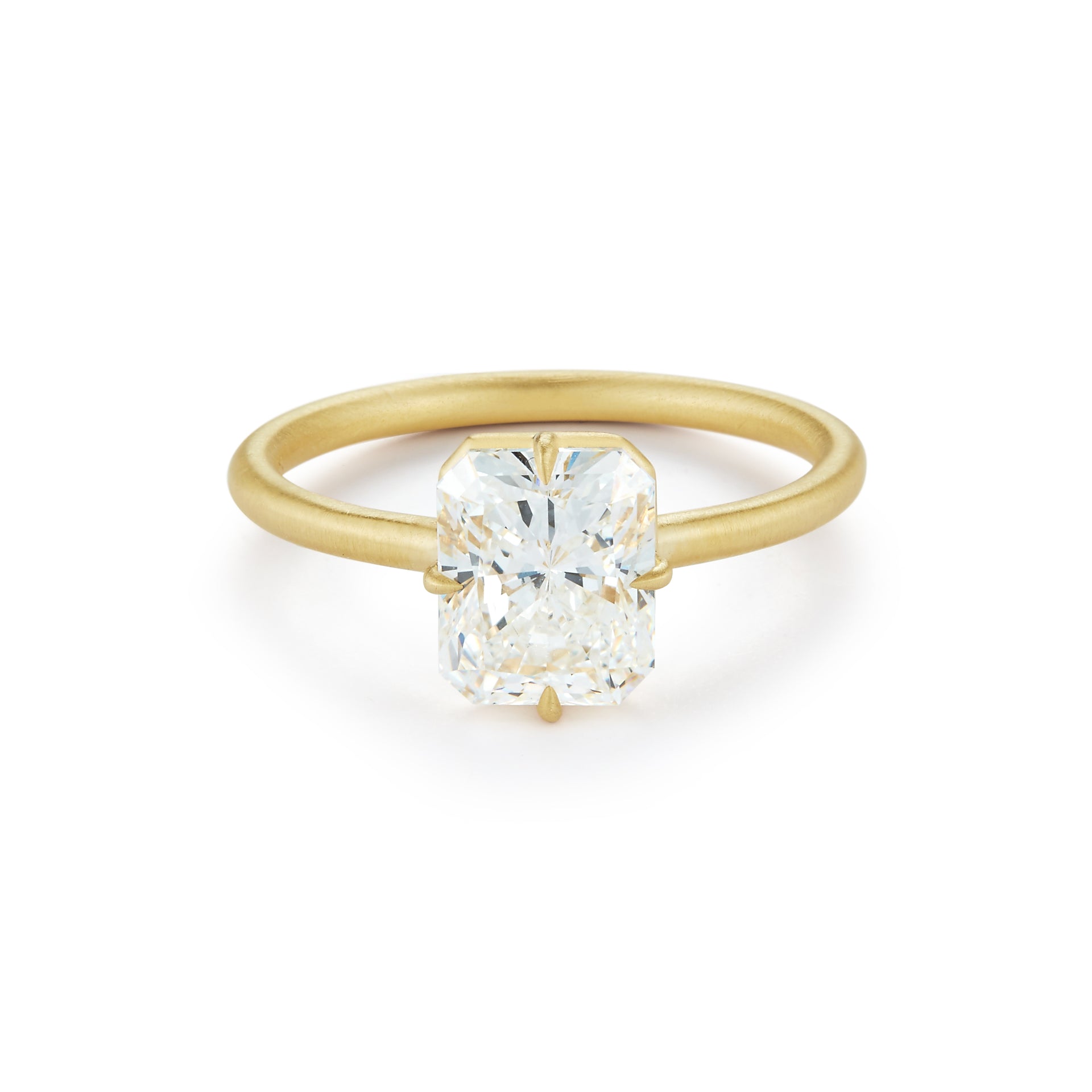 MODERN SOLITAIRE ENGAGEMENT RING – Finn